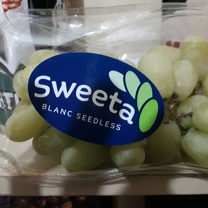 Sweeta White Seedless Grapes Review | abillion
