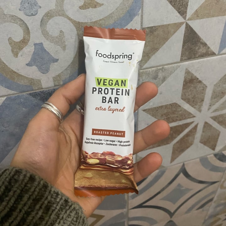 Foodspring Vegan Protein Bar Extra Layered Review | abillion