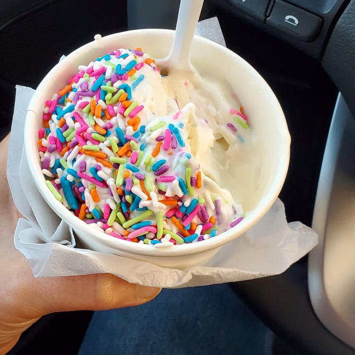 Sundaes West Berlin, United States Vanilla Soft Serve Review | abillion