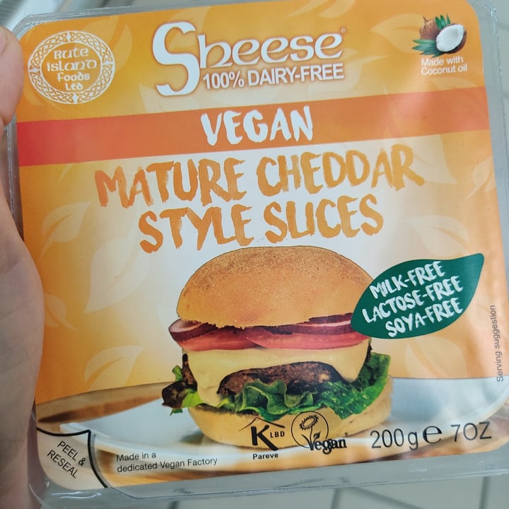 Bute Island Foods Mature Cheddar Style Slices Review | abillion