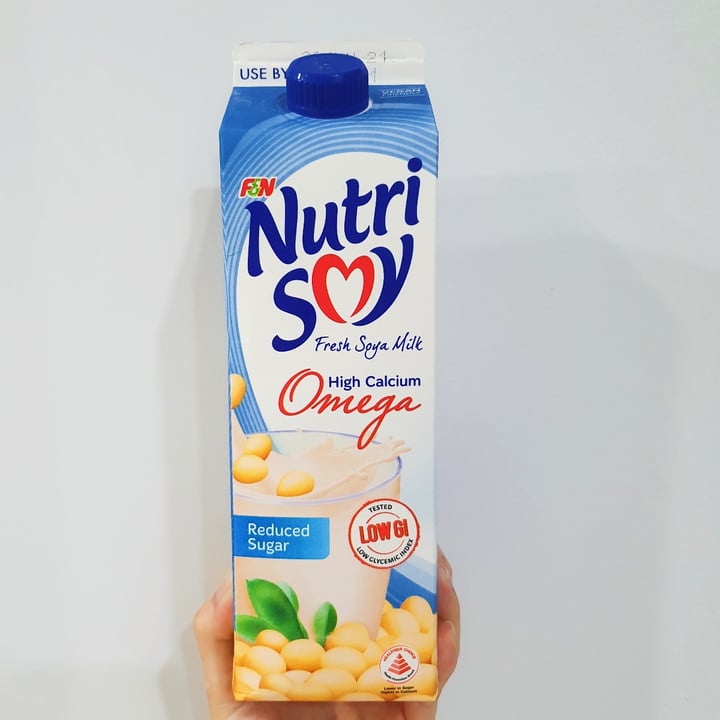 F&N Nutrisoy Fresh Soya Milk with Oats & Quinoa Review | abillion