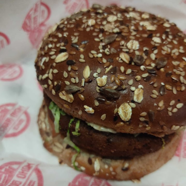 Mano Burger Bourj Hammoud, Lebanon veggie burger Review | abillion