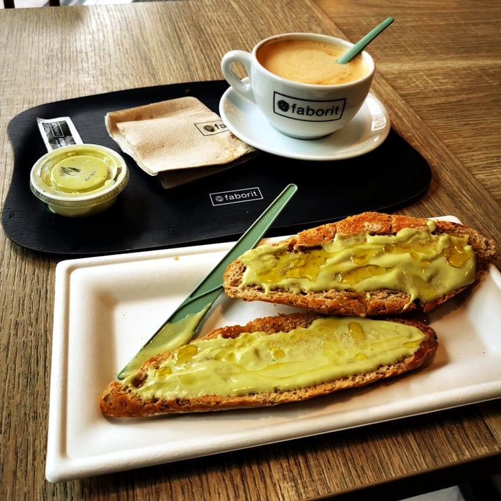 Faborit Logroño Café Con Bebida De Avena Y Tostadas Con Aguacate ...