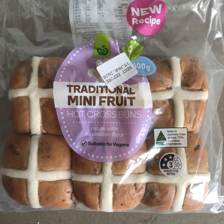 Woolworths Food Traditional Mini Fruit Hot Cross Buns Review | abillion