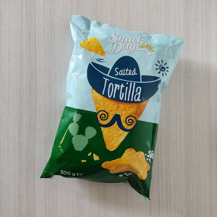 Snack Day Salted tortilla Review | abillion