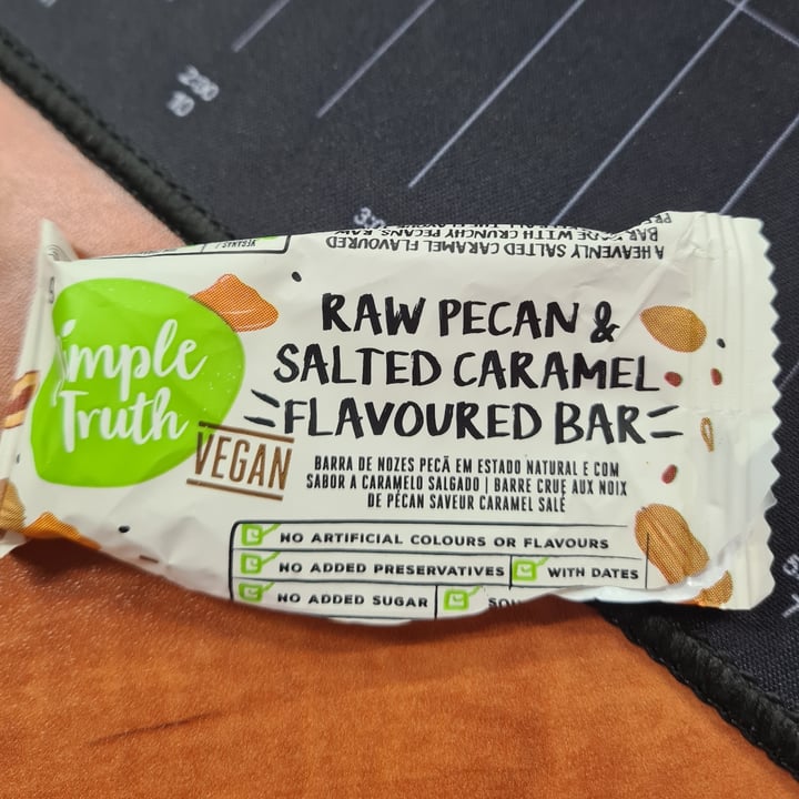 Simple Truth Raw Pecan & Salted Caramel Flavoured Bar Review | abillion