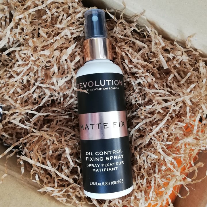 Revolution Beauty Matte Fix Oil Control Fixing Spray Review | abillion