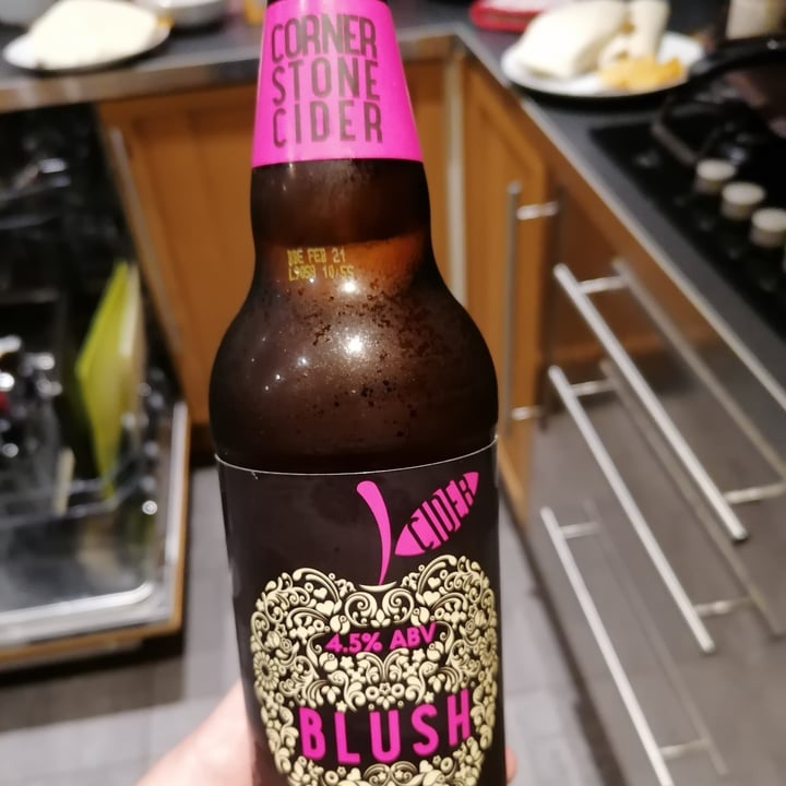 Corner Stone Cider Blush Medium Dry Cider Review | abillion