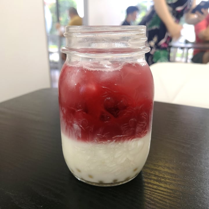 Mong Cha Cha Cafe 梦茶茶 Toa Payoh , Singapore Red Date Roselle Oat Mylk ...