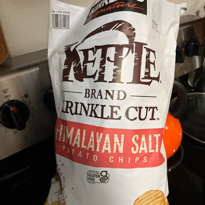 Kirkland Signature Kettle brand Kringle cut Himalayan salt chips Review ...