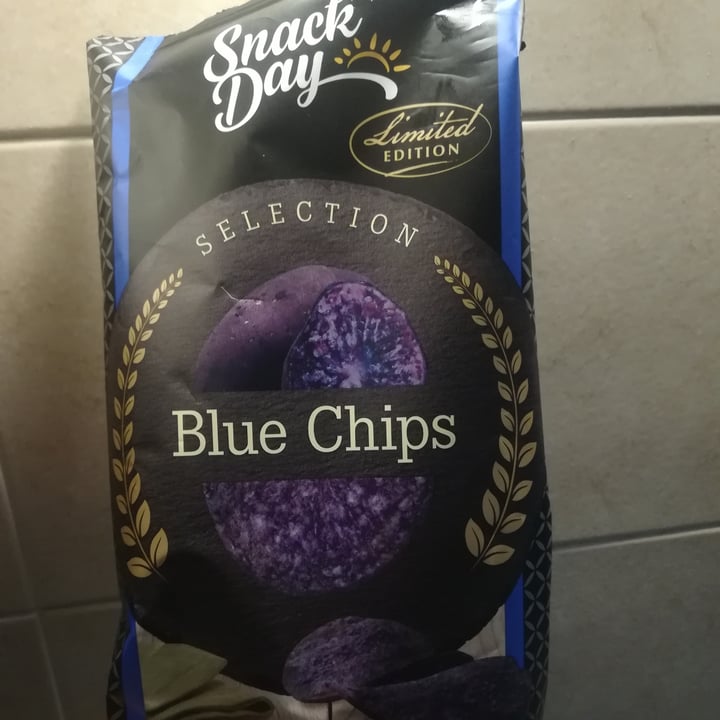 Snack Day Blue chips Review | abillion