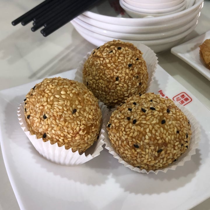 Foo Phing Dim Sum 富平点心楼 Luyang, Kota Kinabalu, Malaysia Sesame ball ...