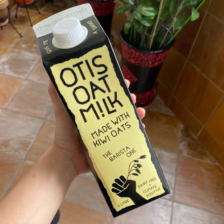 Otis Oat Milk Otis Oat Milk (The Barista One) Review | abillion