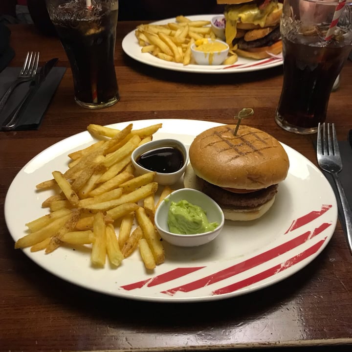 TGI Fridays United Kingdom Plantbased Burger Review | abillion