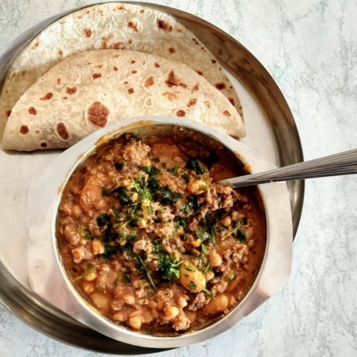 Vegan Goods Market South Africa Beans & Vegan Mince Curry with Roti ...