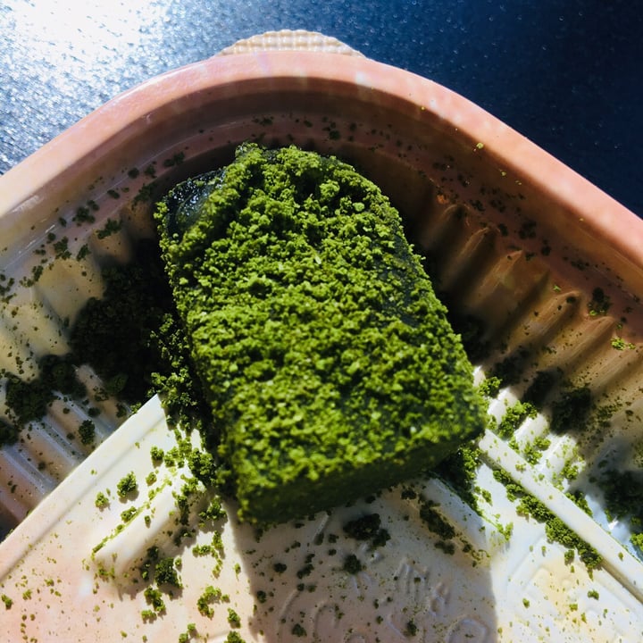 Don Don Donki 100AM Tanjong Pagar, Singapore Matcha warabi mochi Review ...