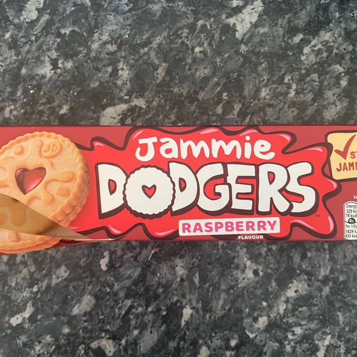 Jammy Dodger's Raspberry Jammy Dodgers Review | abillion