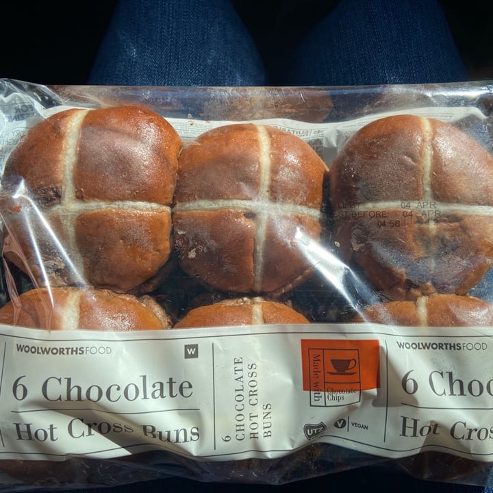 Woolworths Food Chocolate hot cross buns Review | abillion