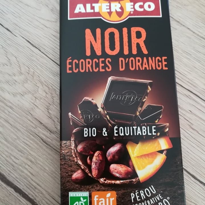 Alter Eco Chocolat Noir Ecorces d'Orange Review | abillion