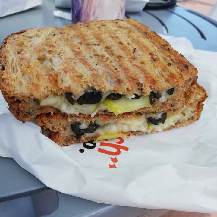 Meltwich Food Co Grilled Cheeze Reviews Abillion meltwich-food-co-grilled-cheeze-reviews-abillion