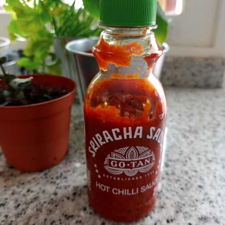 Go Tan Sriracha Hot Chili Sauce Review | abillion