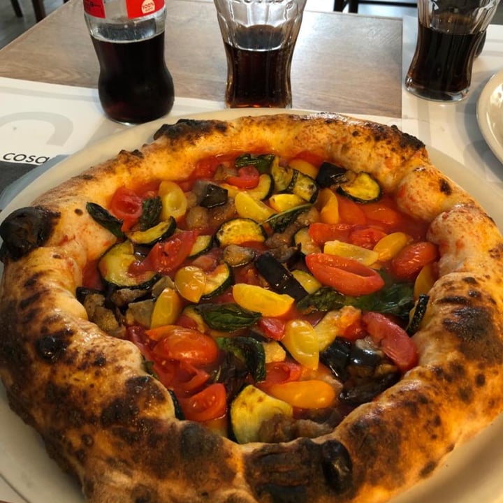 SPAN Pizzeria Bologna, Italy Ortolana con passata di pomodoro senza ...
