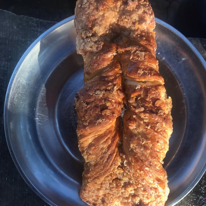 Craft Vegan Bakery Nut - Puff Review | abillion