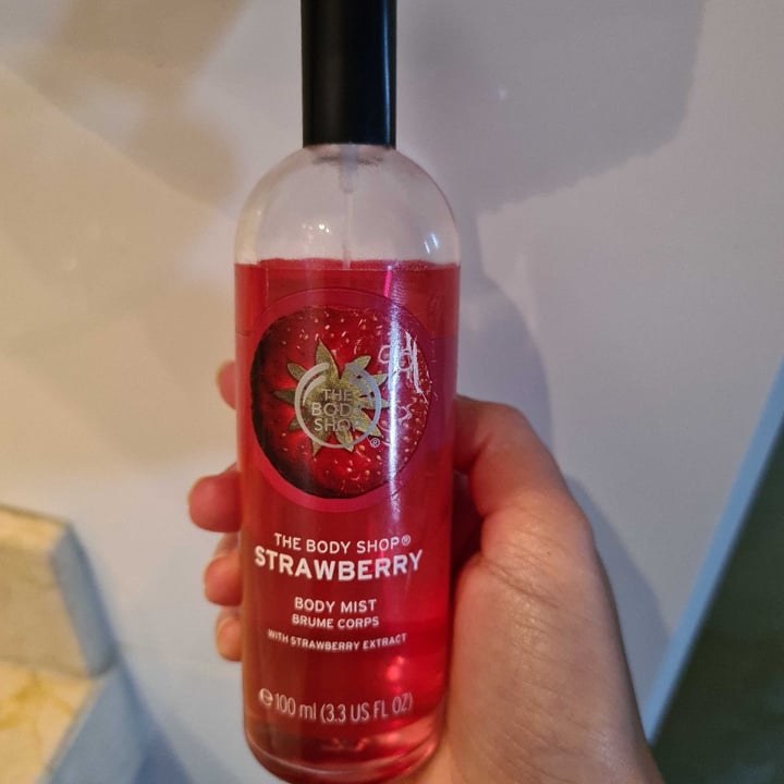 The Body Shop Strawberry Body Mist Review | abillion