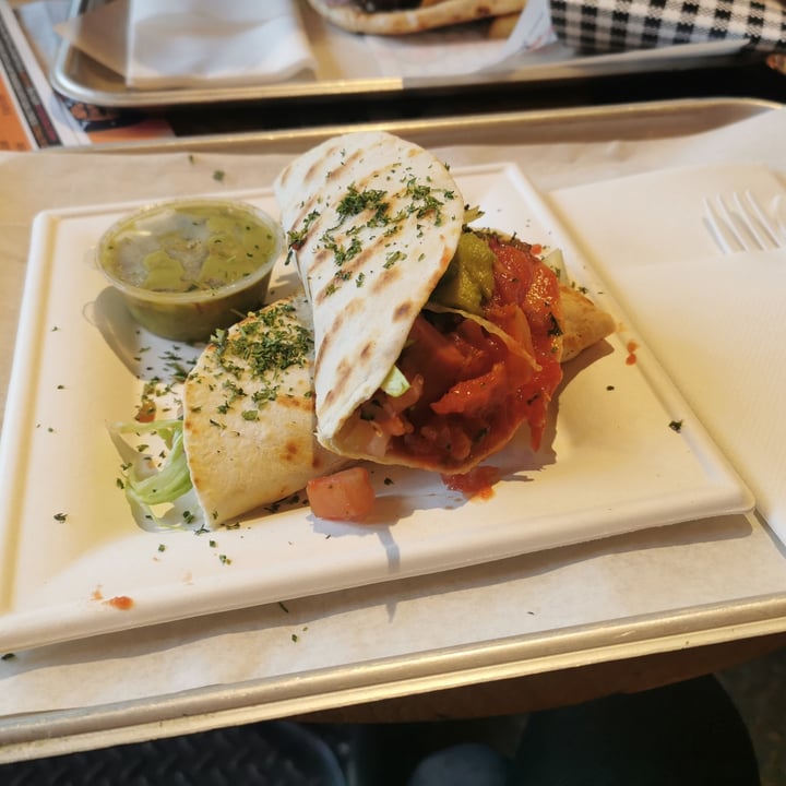 The Food Pit United Kingdom Mexican Pulled Jackfruit Tacos Review ...
