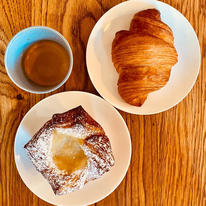 FREA Bakery Mitte, Berlin, Germany spandauer, croissant Review | abillion