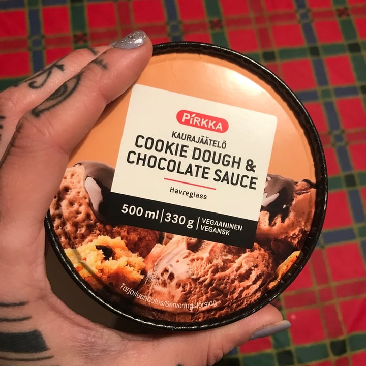 Pirkka Cookie Dough & Chocolate Sauce Kaurajäätelö Review | abillion