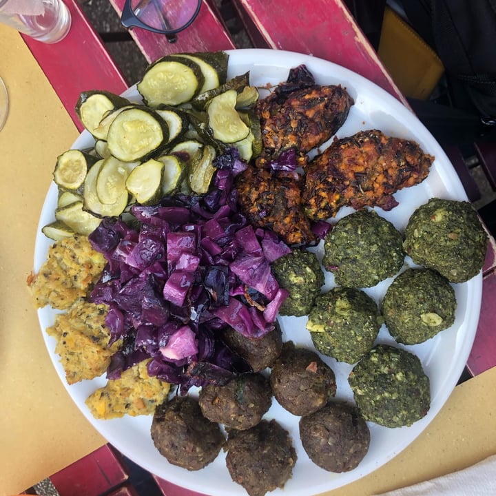 Col Cavolo - Vegan Bistrot Roma, Italy Aperitivo Review | abillion