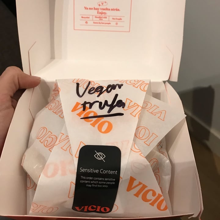 VICIO Barcelona, Spain Vegan truffle burger Review | abillion