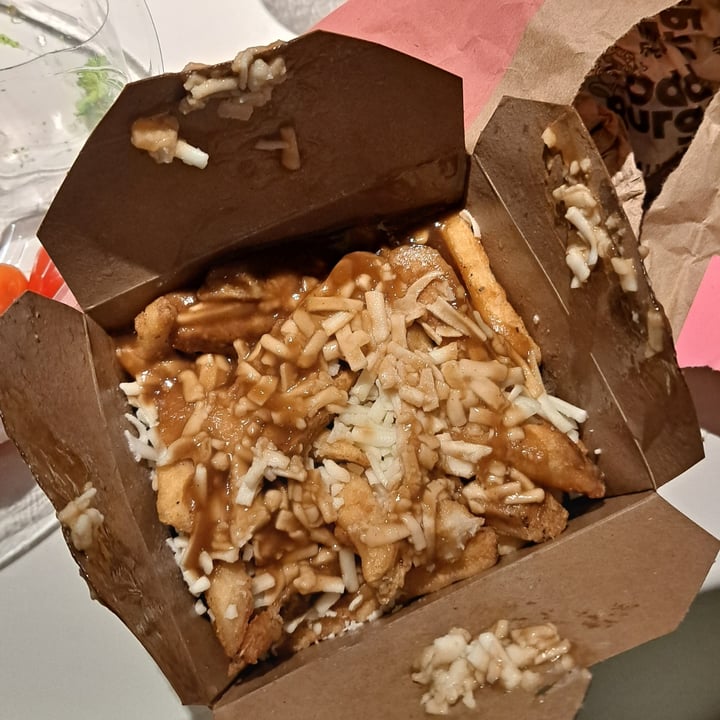 Odd Burger Highland, London, Canada poutine Review | abillion