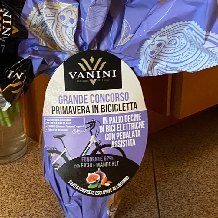 Vanini uovo Fondente 62% con fichi e mandorle Review | abillion