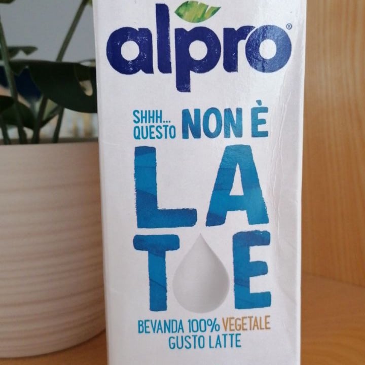 Alpro This is Not Milk Classic Questo Non è Late Classico Review | abillion