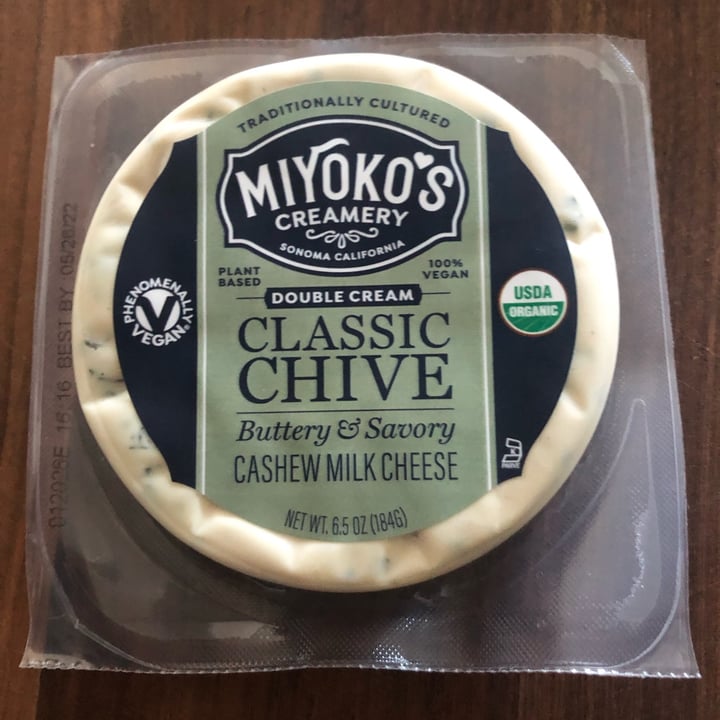 Miyoko's Creamery Double Cream Classic Chive Cashew Milk Cheese Review ...