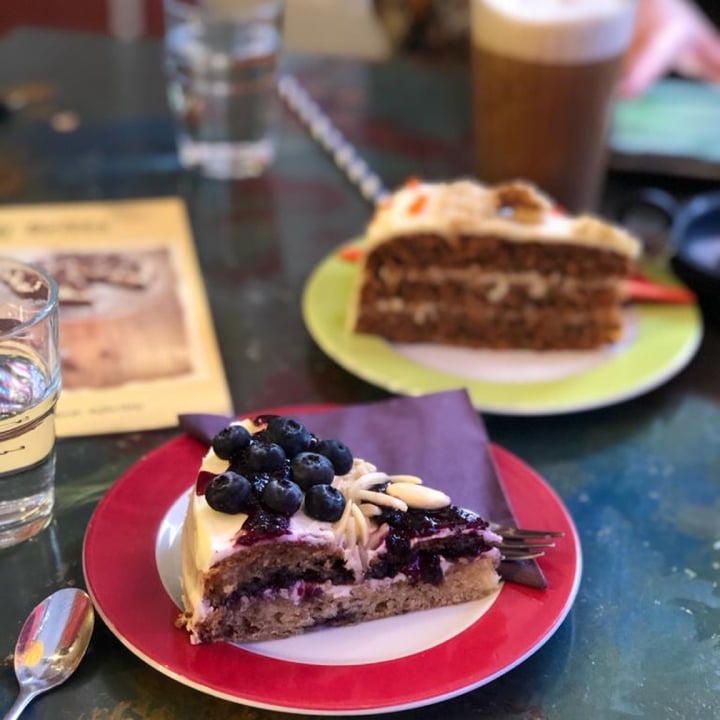 Bij Britta Binnenstad, Groningen, Netherlands Vegan Blueberry Cake ...