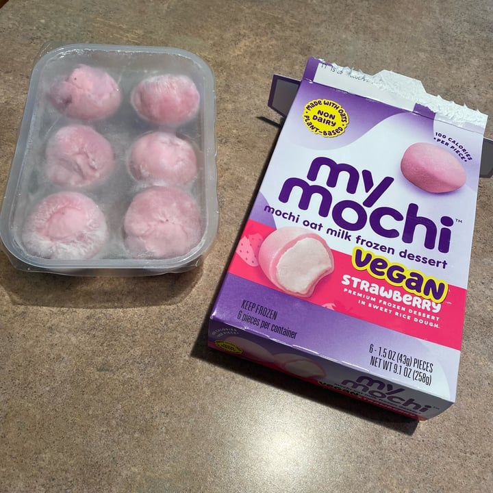 My mochi Mochi oatmilk frozen dessert, Strawberry Review | abillion
