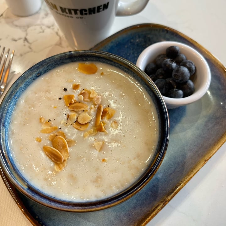 Urban Kitchen & Coffee Naas East, Ireland VEGAN PORRIDGE Review | abillion