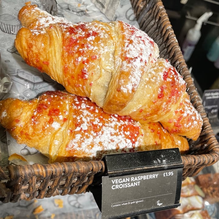 Caffe Nero Vegan Raspberry Croissant Review | abillion