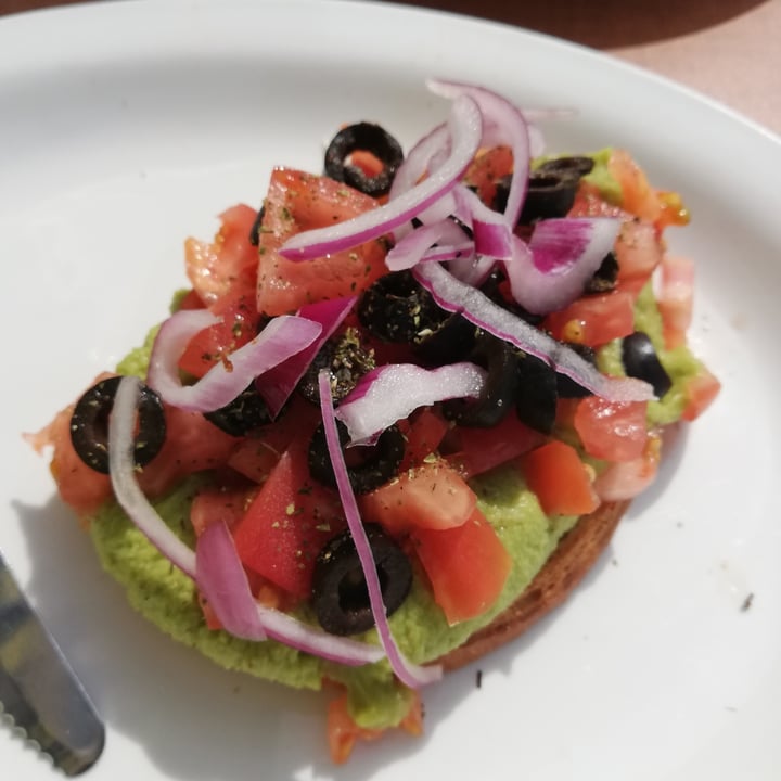 Daylight Grill Mississauga, Canada Avocado Toast Review | abillion
