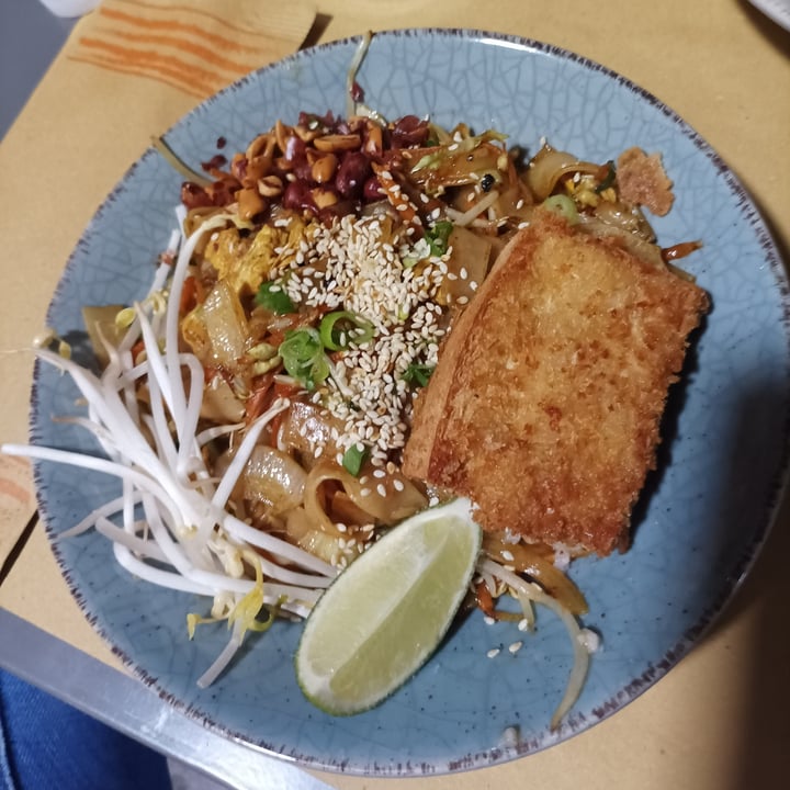 Handa Padova, Italy Pad Thai Review | abillion