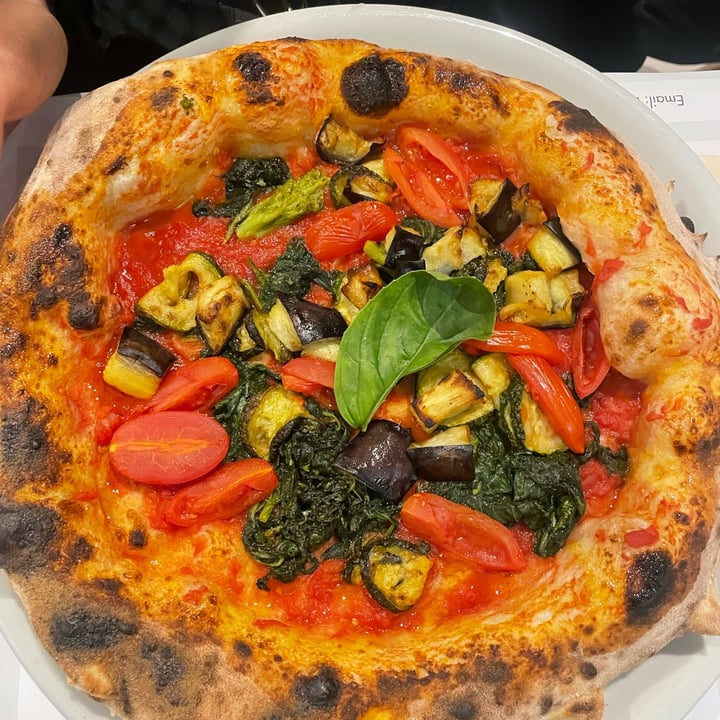 SPAN Pizzeria Bologna, Italy Ortolana con friarielli e basilico senza ...
