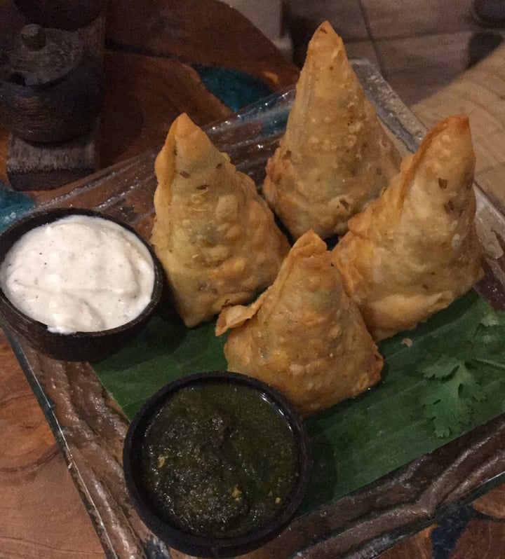 Atman Kafe Indonesia Samosas Review | abillion