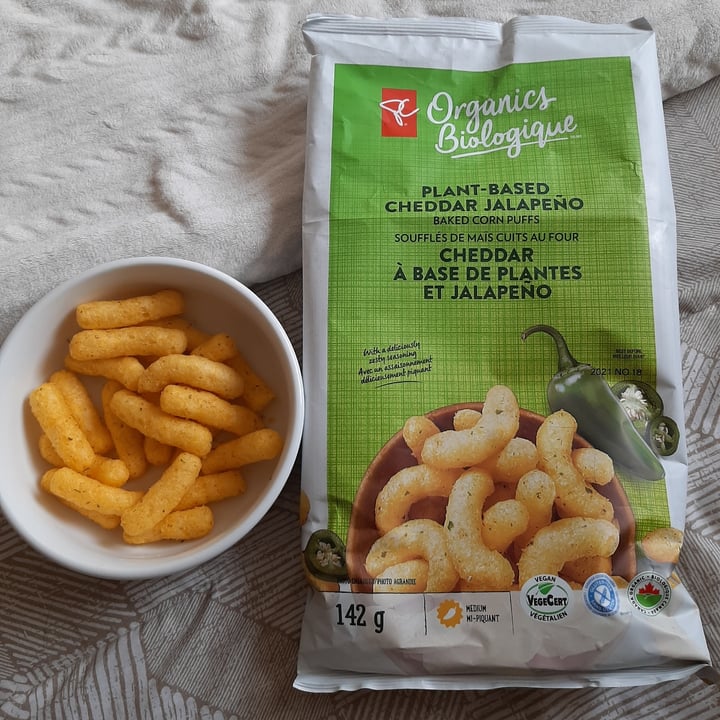 PC Organics PC Organics Plant-based cheddar baked corn puffs Review ...