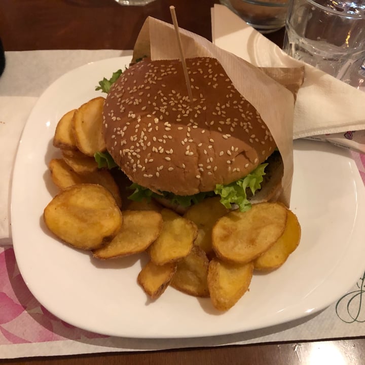 RIVIERA FOOD da Laura Lendinara, Italy Burger vegetale Review | abillion
