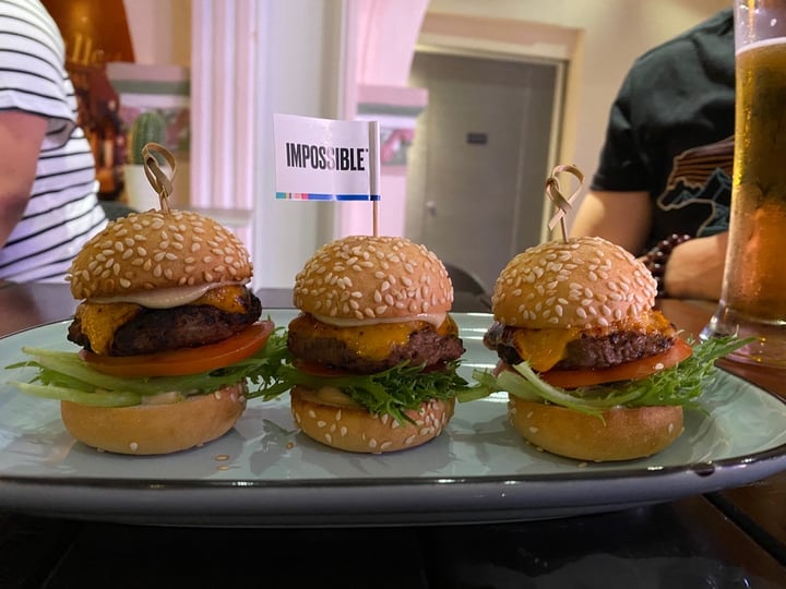 Alley Bar Newton, Singapore Impossible Sliders Review | abillion