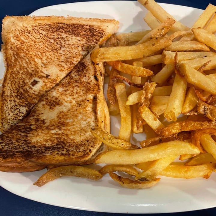 B13 bar Madrid, Spain Sandwich mixto Review | abillion