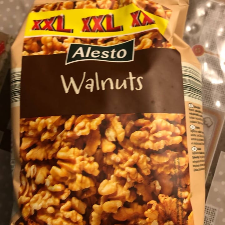 Alesto Alesto Walnuts Review | abillion